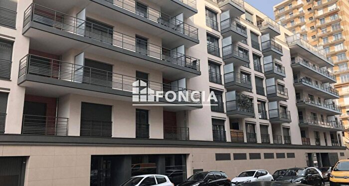 Côte Chaude-Montaud, Saint-Étienne : Appartement 2 pièces à louer