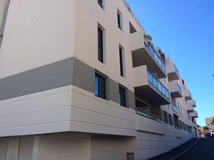 Appartement à louer - Centre Ville-Peyron, La Seyne-sur-Mer - 4 pièces - 3 chambres