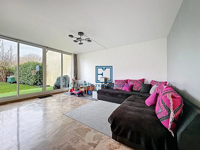 Maison 5 pièces à Voisins-le-Bretonneux, à vendre