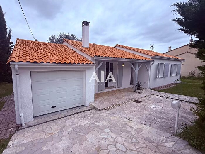 Maison à vendre - Saint-Yrieix-sur-Charente - 6 pièces - 4 chambres