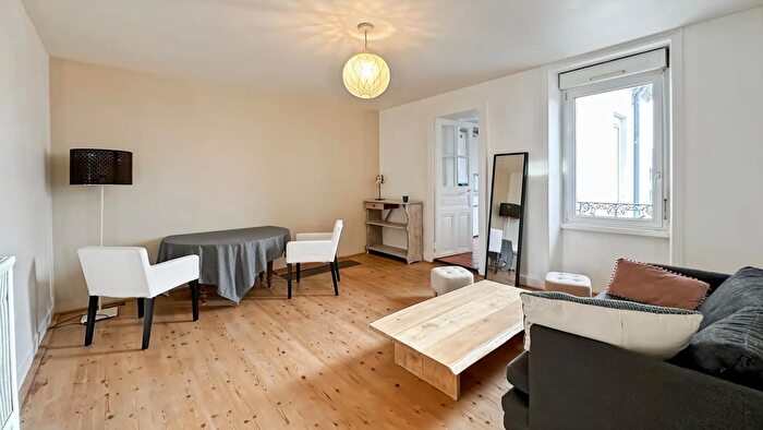 Appartement à vendre - Vannes, Nord Est - 2 pièces - 1 chambre