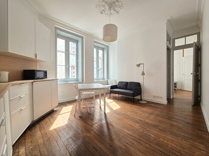 Appartement 2 pièces à Nantes, Centre-ville, à louer