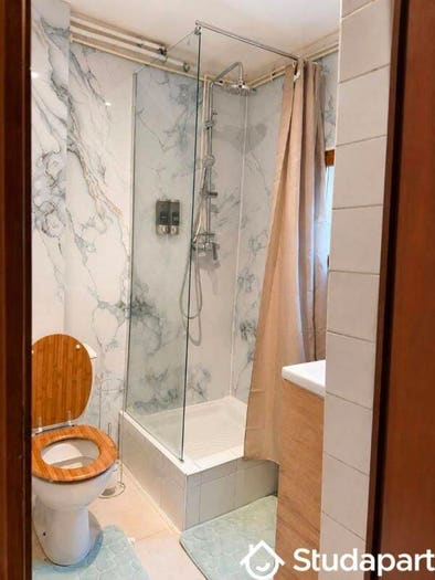Appartement 1 pièce à Centre Ville-La Roquette, Arles, à louer