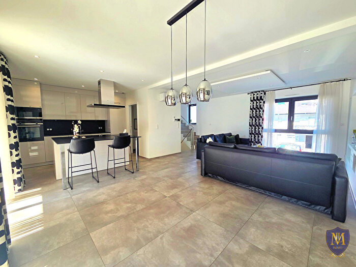 Maison à vendre - Saint-Louis, Bourgfelden - 6 pièces - 4 chambres