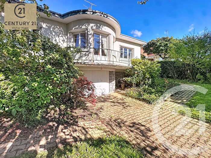 Maison à vendre - Le Palais-sur-Vienne - 7 pièces - 5 chambres