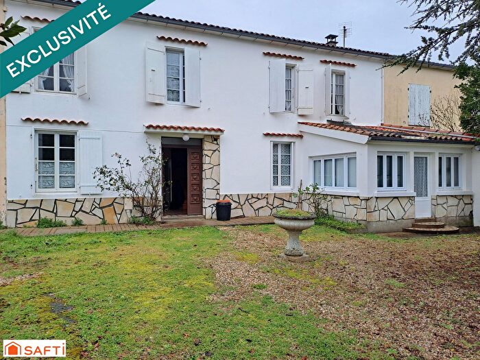 Maison à vendre - Genouillé - 5 pièces - 3 chambres