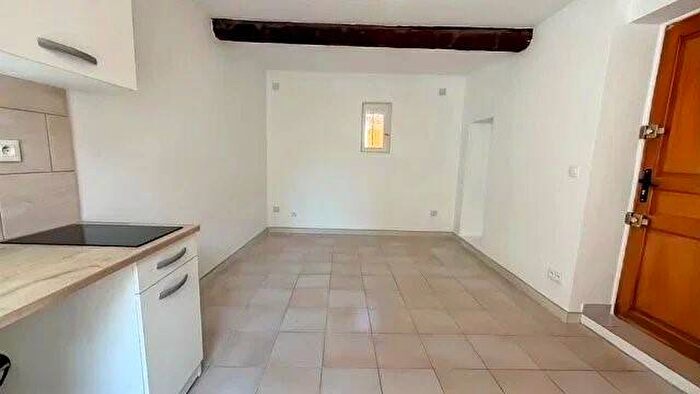 Appartement à louer - Golf-Embus-Enco de Botte-Bellons, Allauch - 1 pièce