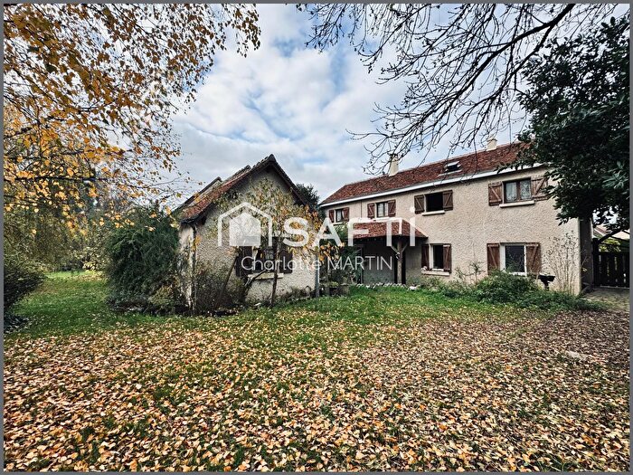 Maison à vendre - Vierzon, Rural - 12 pièces - 5 chambres