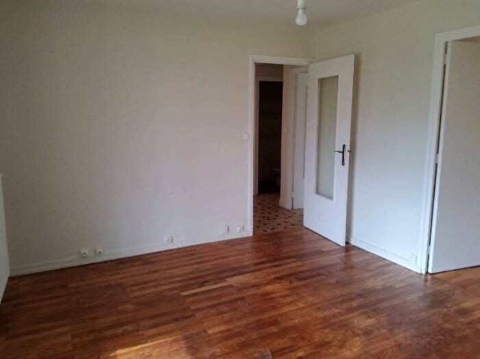 Métro Cuire, Caluire-et-Cuire - Appartement 3 pièces à louer