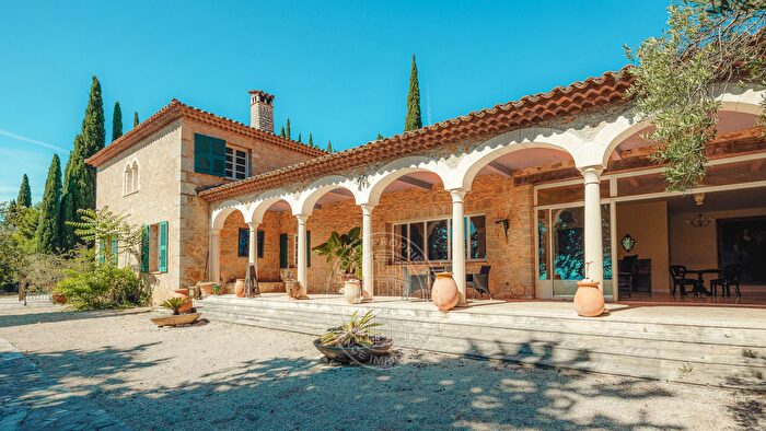 Maison 14 pièces à vendre à Seillans