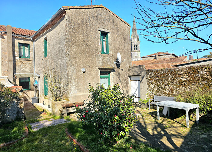 Maison à vendre - Tiffauges - 6 pièces - 4 chambres