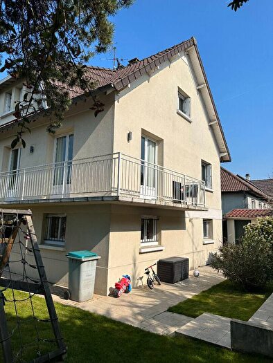 Maison à louer - Le Val Roger-Parc de la Lande, Le Plessis-Trévise - 6 pièces - 4 chambres