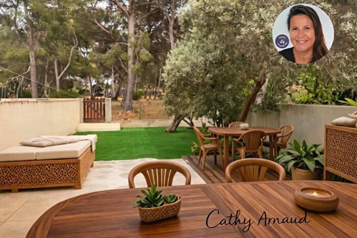 Maison à vendre - Istres, Méditerranée - 5 pièces - 3 chambres