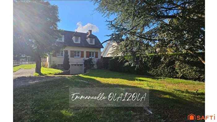 Saint-Arnoult-en-Yvelines : Maison 7 pièces à vendre