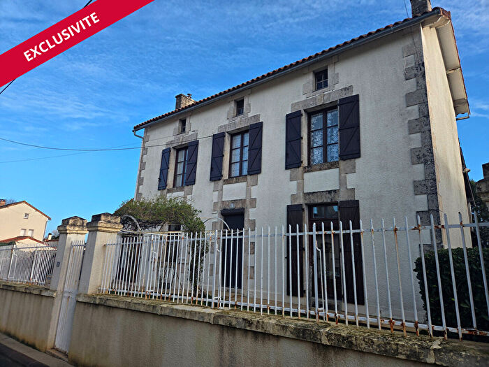 Maison 5 pièces à vendre à Civray