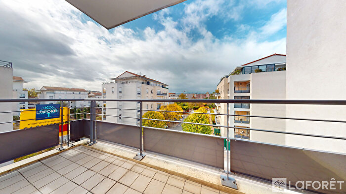 Appartement à vendre - Villefranche-sur-Saône, Nord Est - 3 pièces - 2 chambres