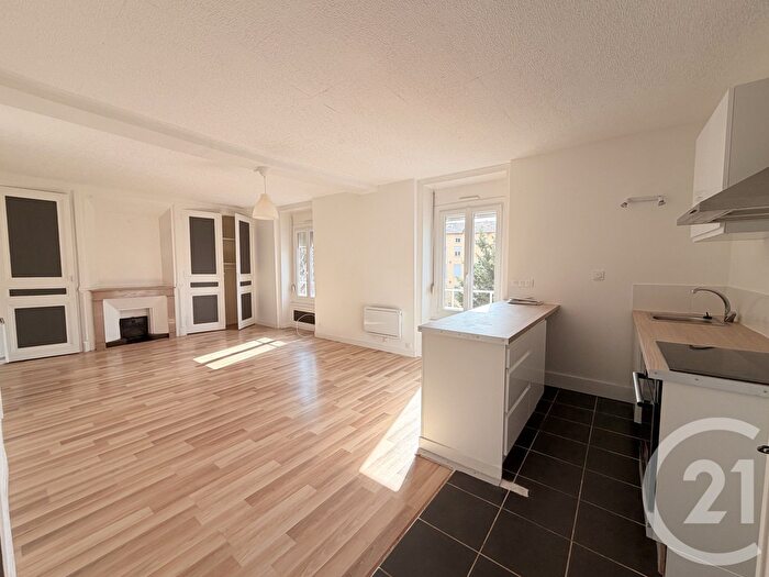 Appartement 3 pièces à Tarare, à louer