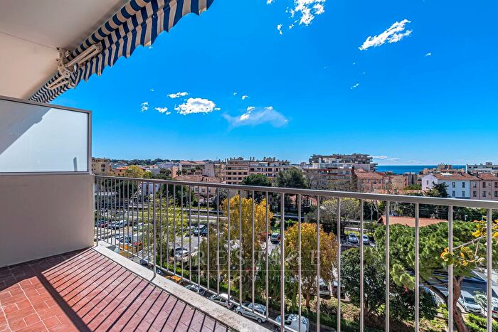 Appartement à vendre - Antibes, Juan-les-Pins, Le Cap - 2 pièces - 1 chambre