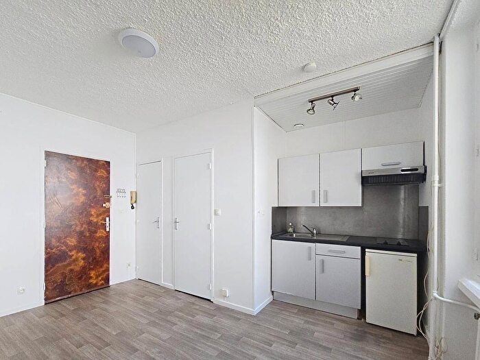 Lecoq, Clermont-Ferrand : Appartement 1 pièce à louer