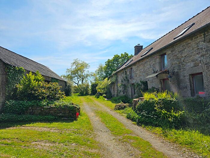 Maison à vendre - Séglien - 9 pièces - 5 chambres