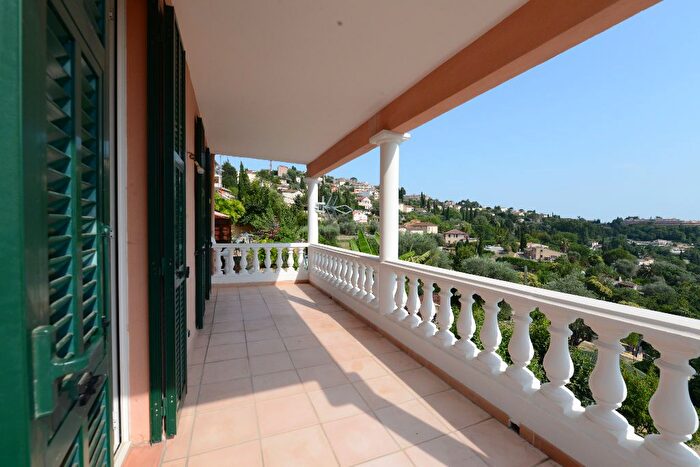 Appartement à louer - Grasse, Saint-François - 1 pièce - 1 chambre