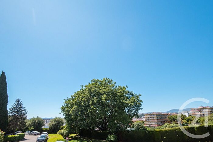 Appartement 3 pièces à Nice, Caucade, à vendre