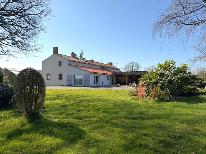 Maison à vendre - La Genétouze, La Génétouze - 6 pièces - 4 chambres