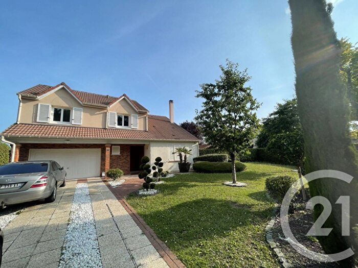 Maison 6 pièces à louer à Poirier-Clos de la Vigne, Ozoir-la-Ferrière