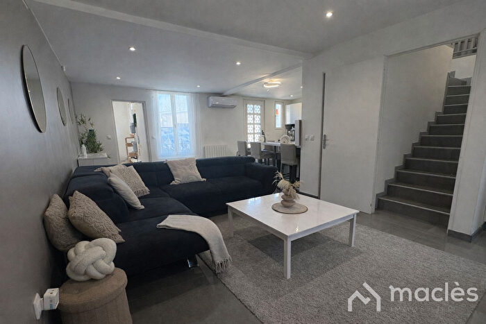 Maison à vendre - Saint-Denis, Franc-Moisin, Bel-Air - 6 pièces - 4 chambres