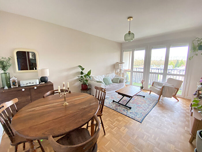 Appartement à vendre - Bourges, Aéroport, Vauvert, Pierrelay, Pissevieille - 3 pièces - 2 chambres