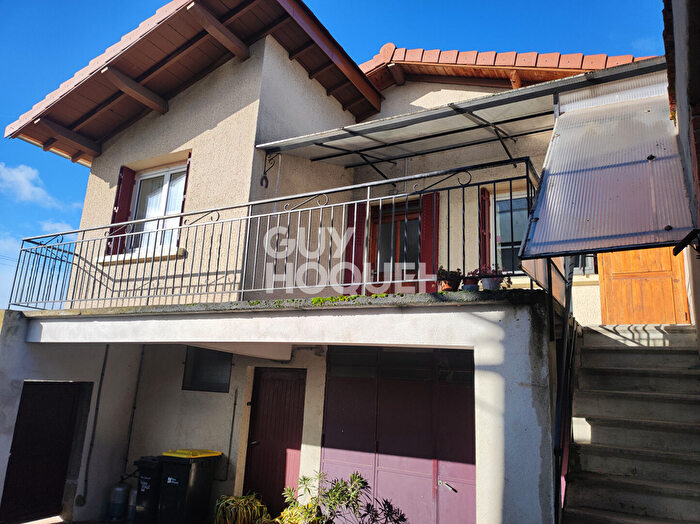 Maison à vendre - Sainte-Agathe-la-Bouteresse - 9 pièces - 4 chambres