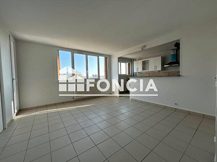 Couronneries, Poitiers - Appartement 4 pièces à louer
