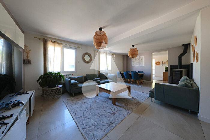 Maison à vendre - Saintry-sur-Seine - 7 pièces - 5 chambres