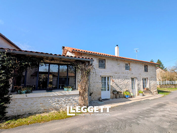 Maison à vendre - Theil-Rabier - 9 pièces - 6 chambres