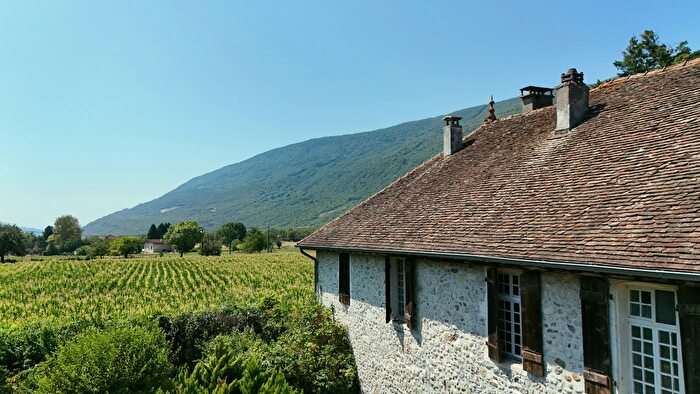 Anglefort : Maison 9 pièces à vendre