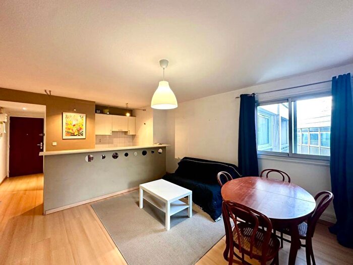 Centre ville, Bordeaux : Appartement 2 pièces à louer