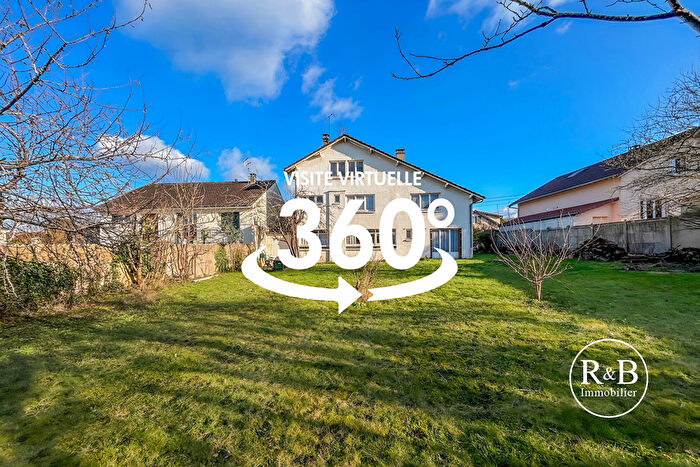 Maison à vendre - Les Clayes-sous-Bois, Centre-ville - 8 pièces - 6 chambres