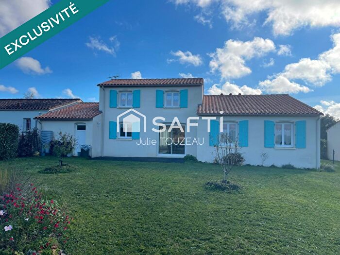 Maison à vendre - Taillebourg - 6 pièces - 4 chambres