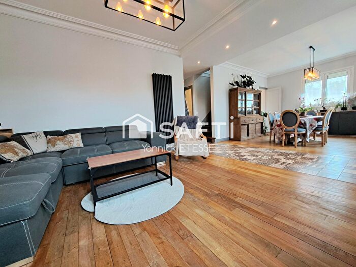 Maison à vendre - Viarmes - 6 pièces - 4 chambres