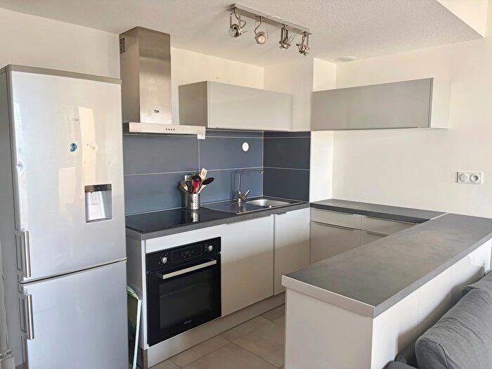 Appartement à louer - Bègles, Sembat - 2 pièces - 1 chambre