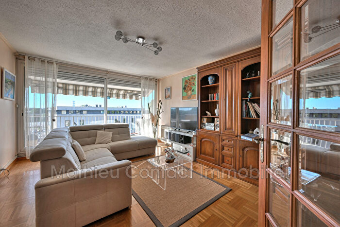 Nîmes, collines : Appartement 5 pièces à vendre
