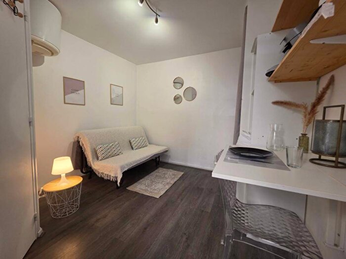 Appartement à louer - Centre Ville, Reims - 1 pièce