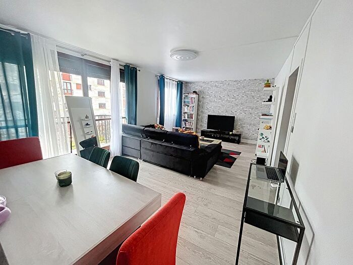 Appartement à vendre - Joué-lès-Tours - 4 pièces - 2 chambres