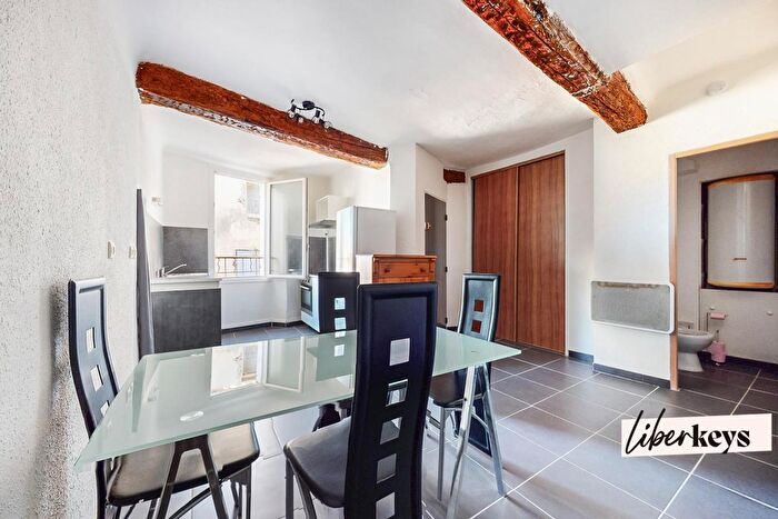 Appartement à vendre - Saint-Maximin-la-Sainte-Baume, Centre-ville - 1 pièce