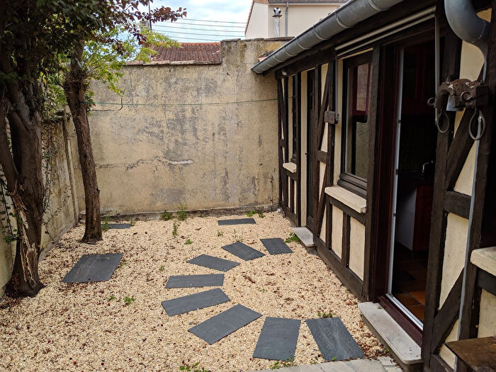 Talence, Saint-Genès, La Médoquine, Haut-Brion : Maison 4 pièces à louer