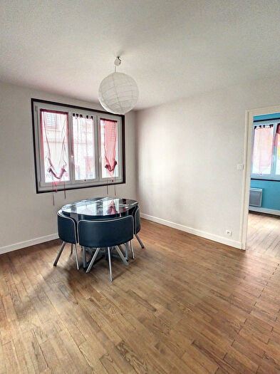 Appartement à louer - Chambéry, Centre-ville - 3 pièces - 2 chambres