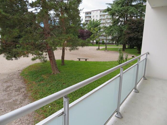 Appartement à louer - Saint-Martin-dHères, Teyssere - 3 pièces - 2 chambres