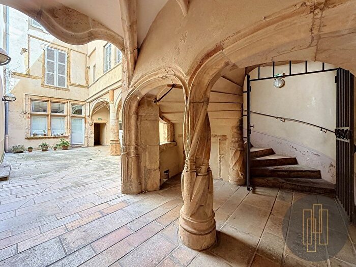 Villefranche-sur-Saône, Centre-ville - Appartement 4 pièces à vendre