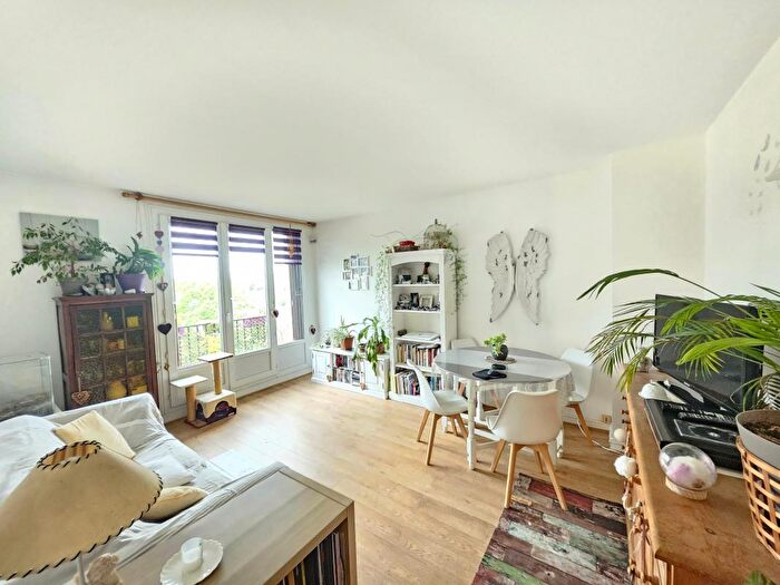 Appartement à vendre - Chatou, Ouest - 2 pièces - 1 chambre