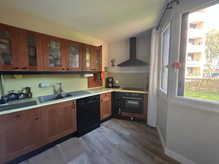 Appartement à louer - Les Près, Montigny-le-Bretonneux - 3 pièces - 2 chambres
